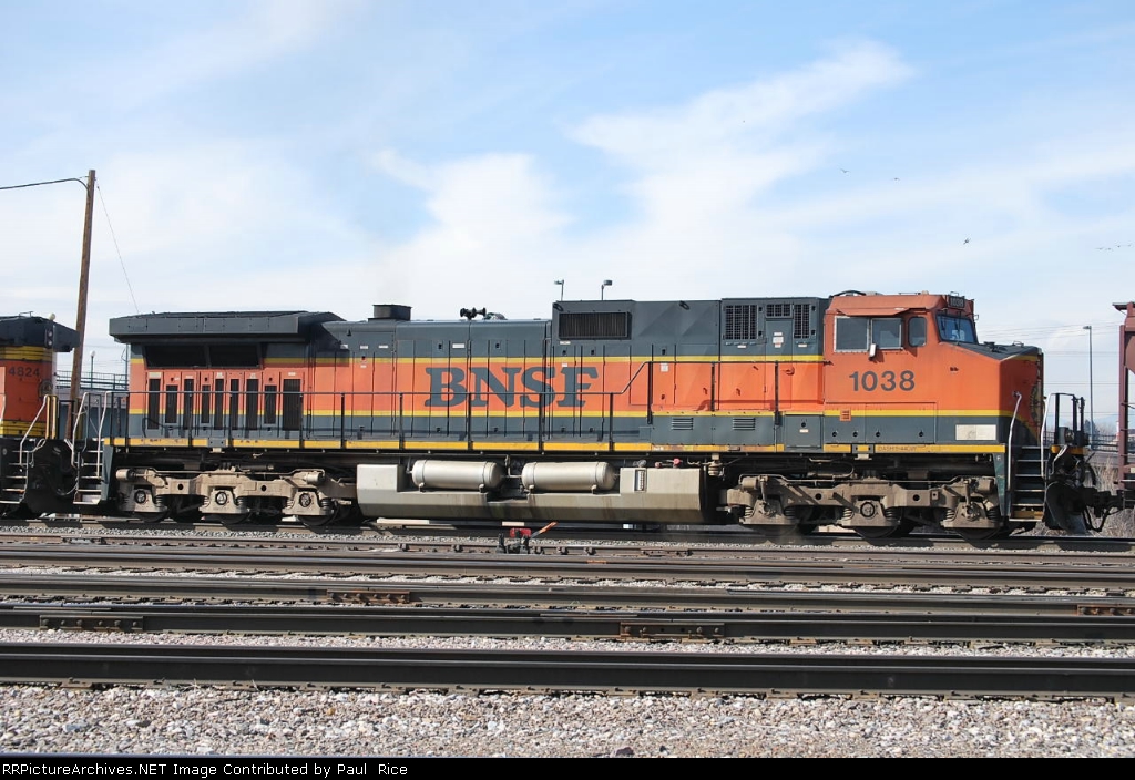 BNSF 1038